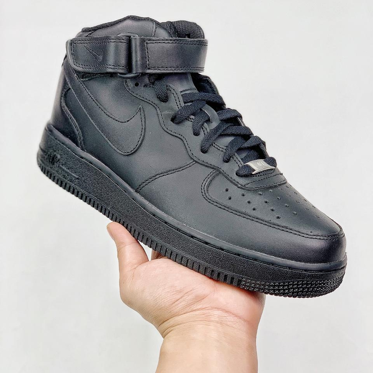 Air Force 1 MID "BLACK"